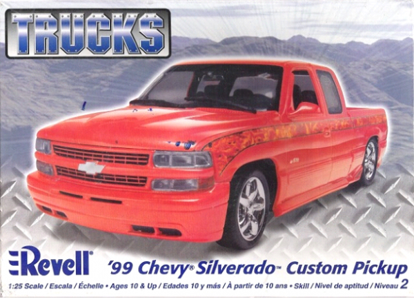REVELL-USA 7200 CHEVROLET SILVERADO CUSTOM PICKUP+ENGINE 1999 – Model Zone